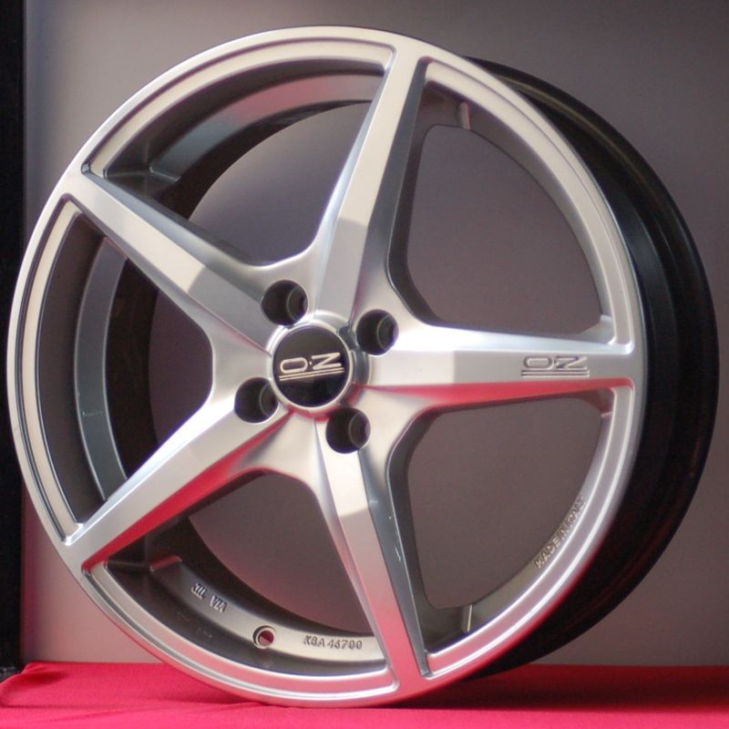 Cerchi OZ Canova 17 Hyper Silver - Fiorini Gomme