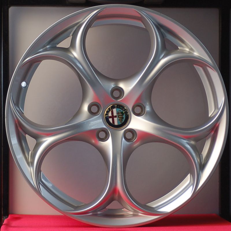Cerchi Giulia Doppia Misura 8-9 da 19 Alfa Romeo Performance Silver ...